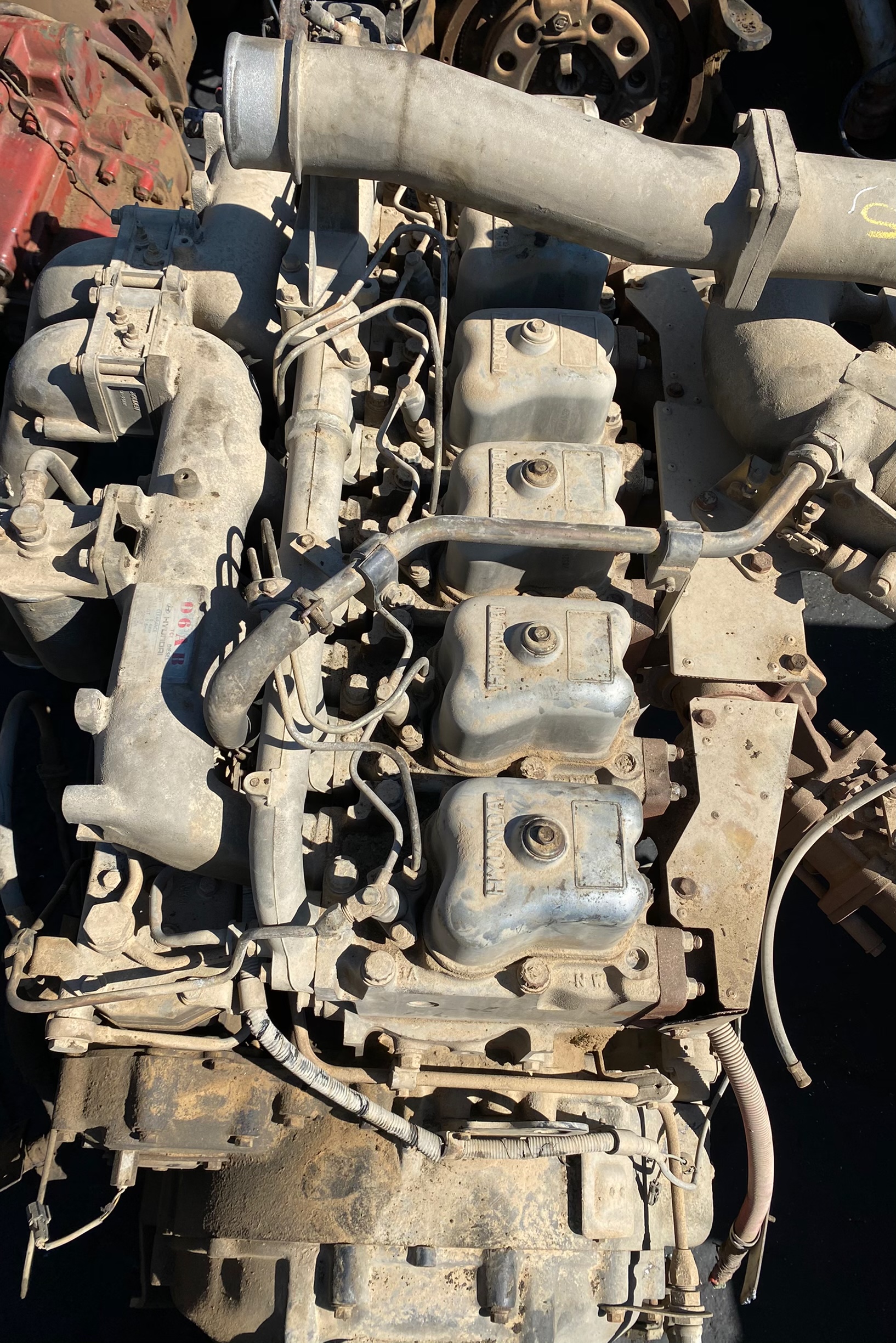Hyundai D6AB Engine and gearbox - Sterling Trucks