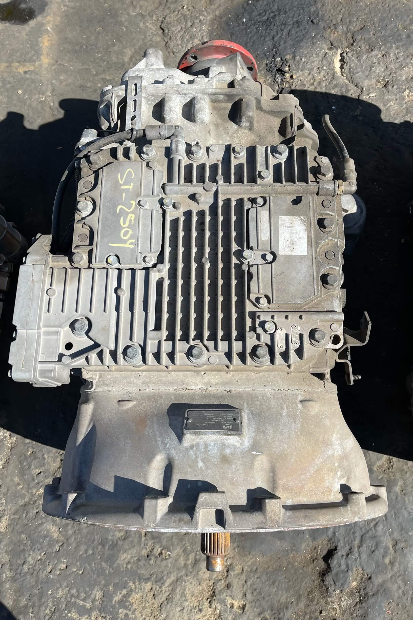 NISSAN UD ATO2612D GEARBOX - Sterling Trucks